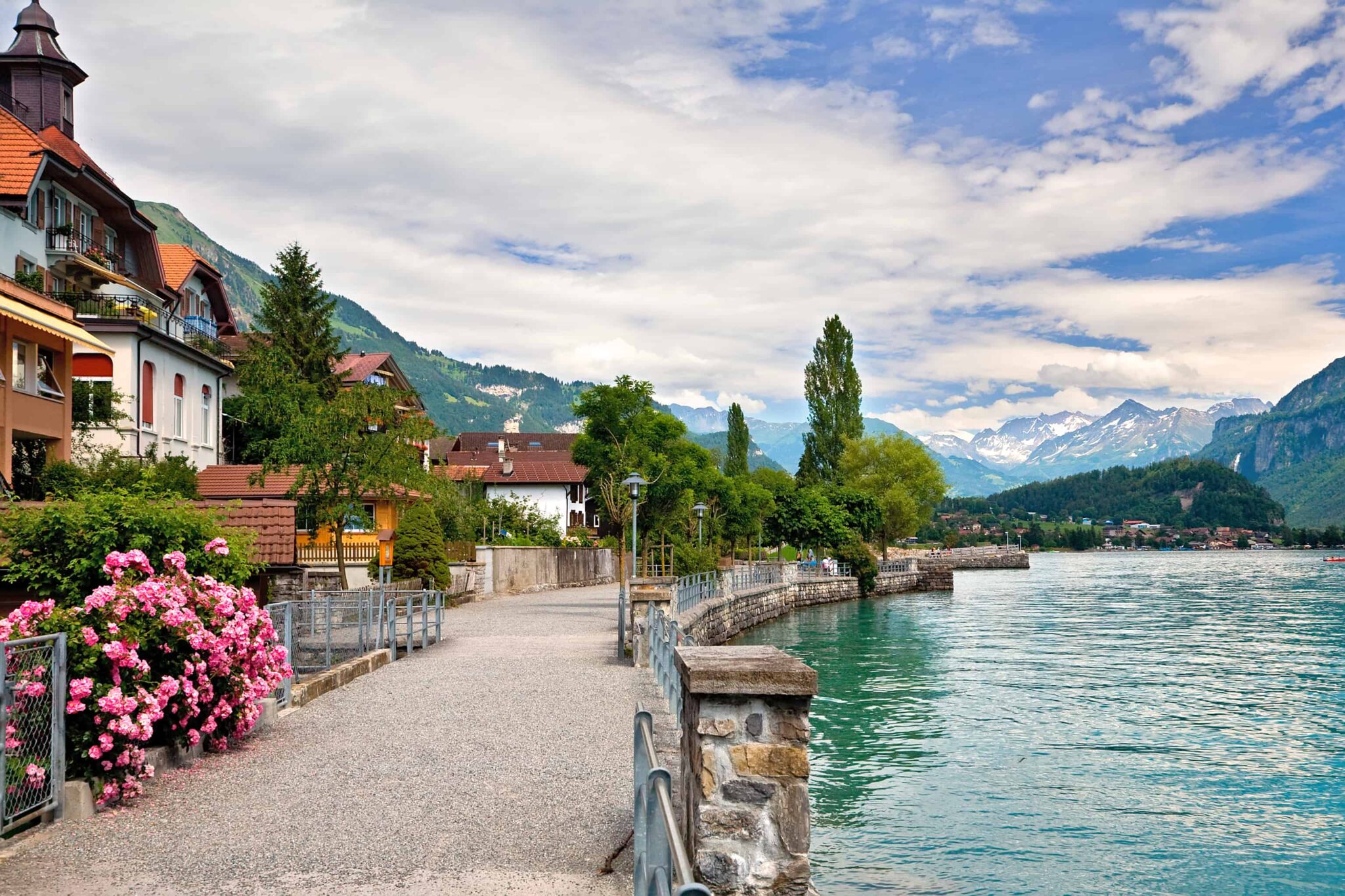 Brienz in the Bernese Oberland - sightseeing and accommodation tips