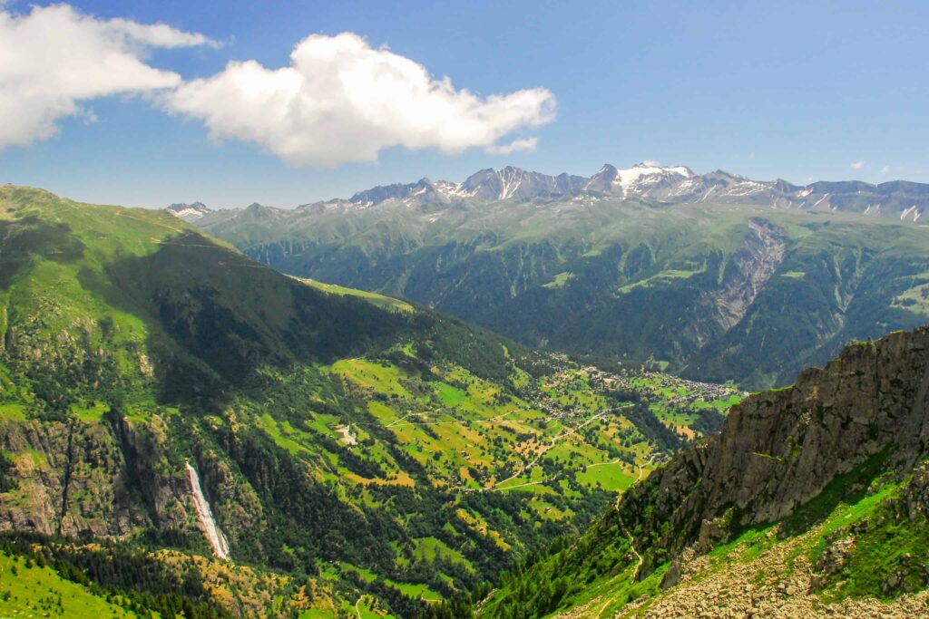 Hiking along the Aletsch Glacier from Bettmerhorn to Fiescheralp: the ...