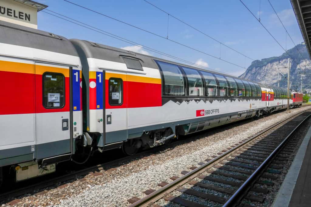 Gotthard Panorama Express-Guide 2026: Reservierung, Preise, Routen, Fahrpläne und Varianten