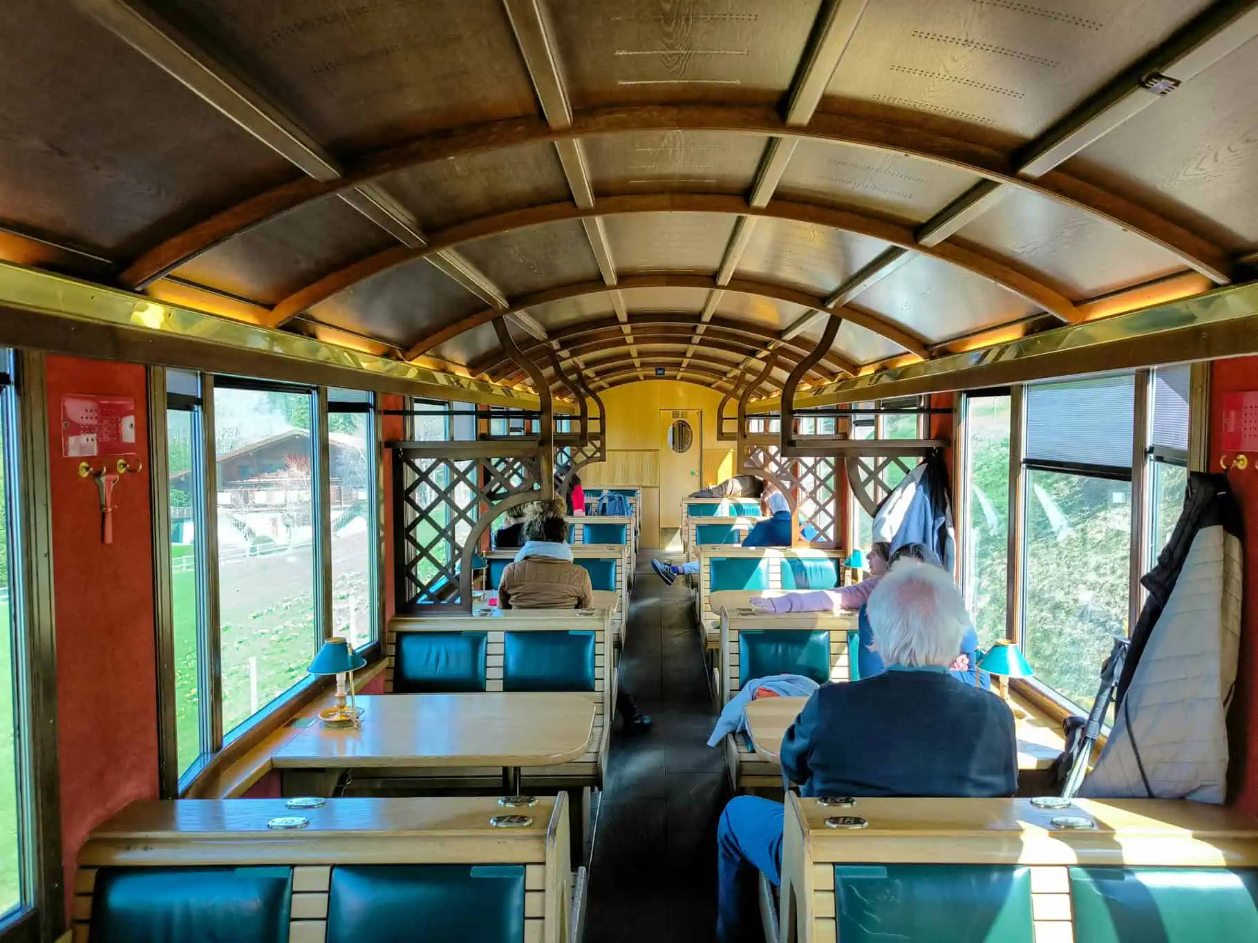 Der GoldenPass-Zugleitfaden - Fahrkarten, Reiseklassen, Streckenplan