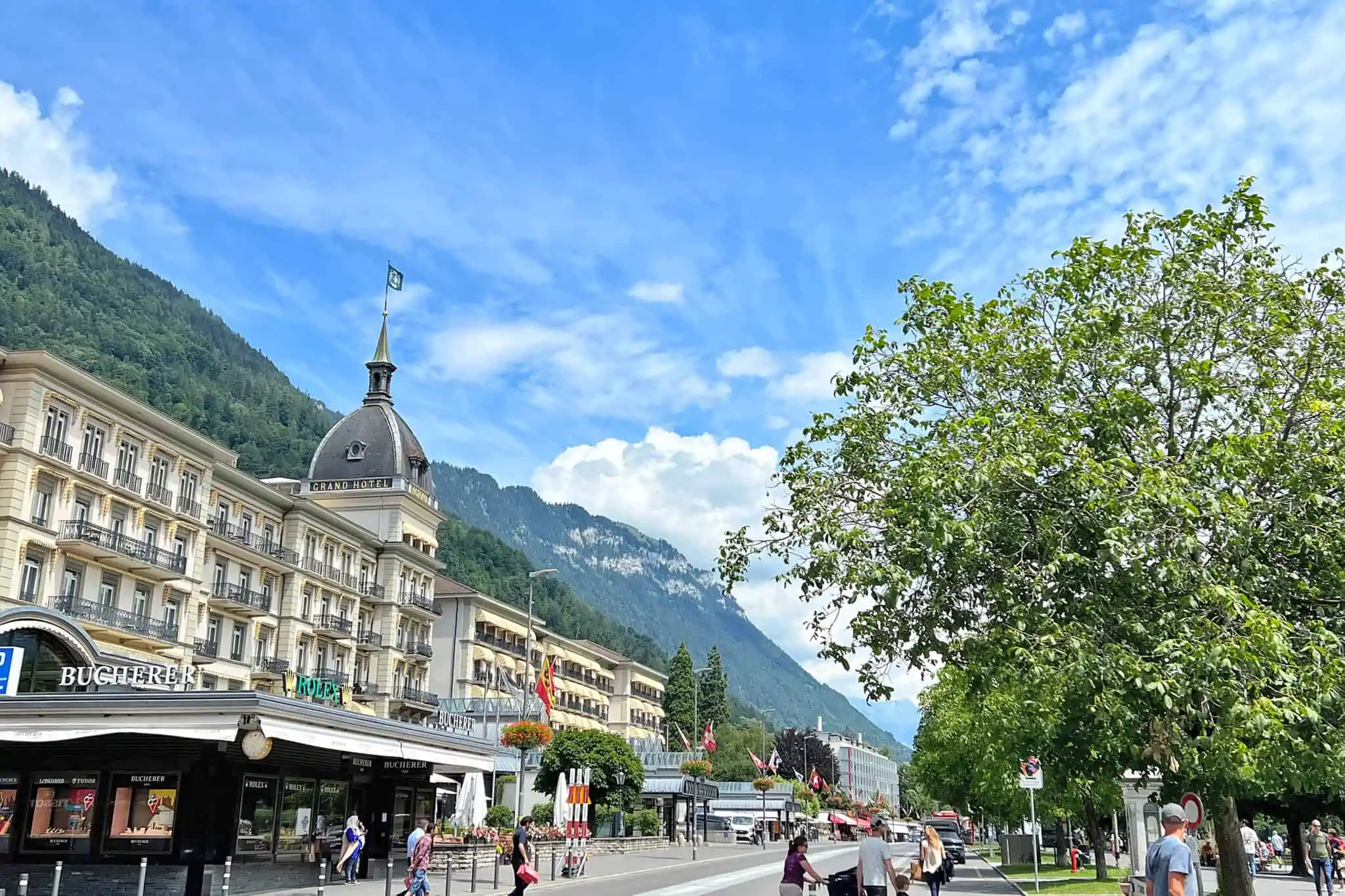 Interlaken - full explanation of day trips, traveling, finding your way ...