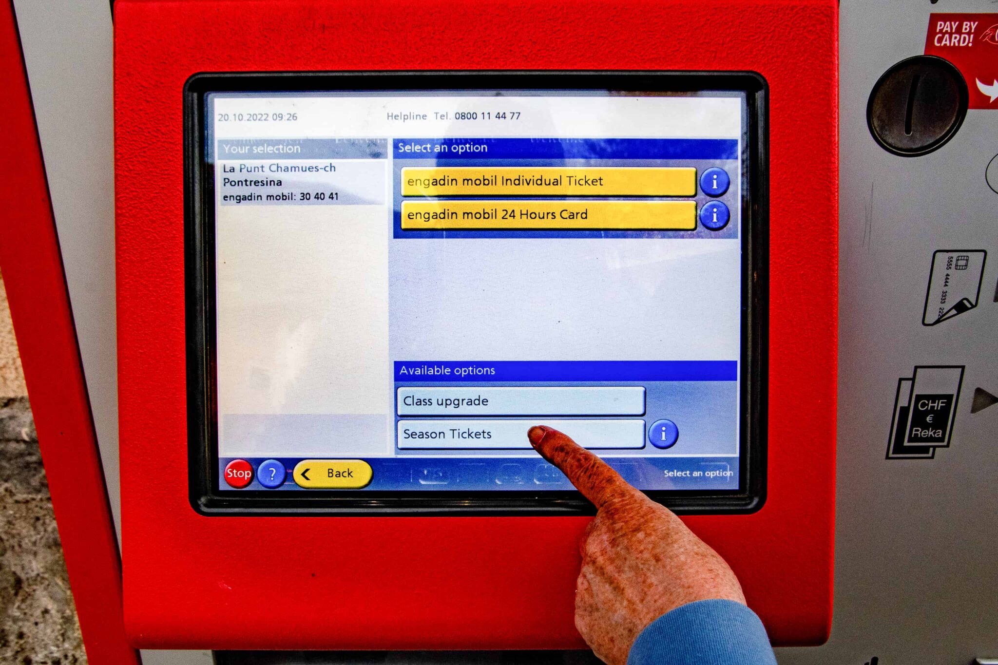 Das Postauto und andere Busse in der Schweiz benutzen