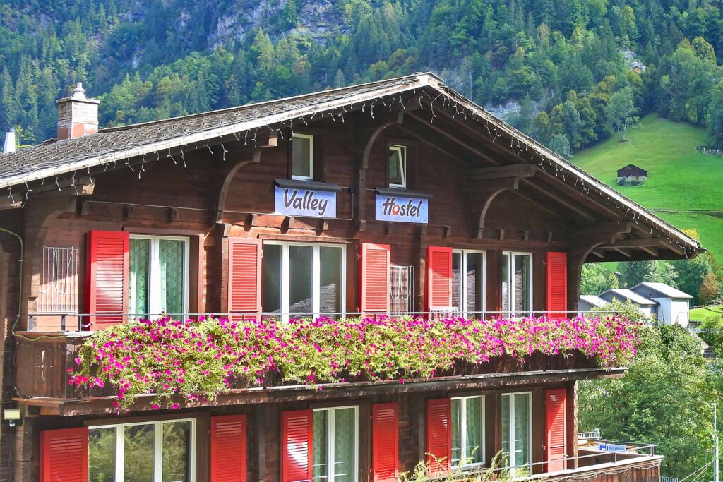 Cheap youth hostels and family hostels in Switzerland