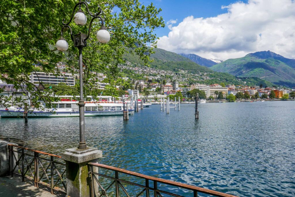 Switzerland's lakeside towns