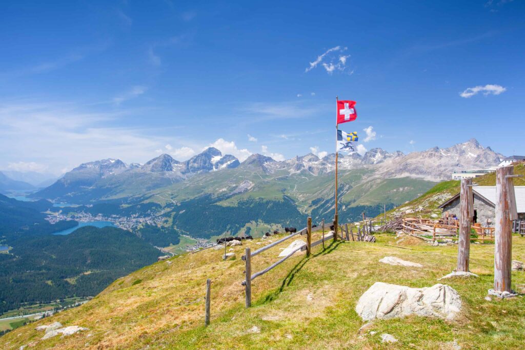 Hiking on the panoramic route from Muottas Muragl to Alp Languard