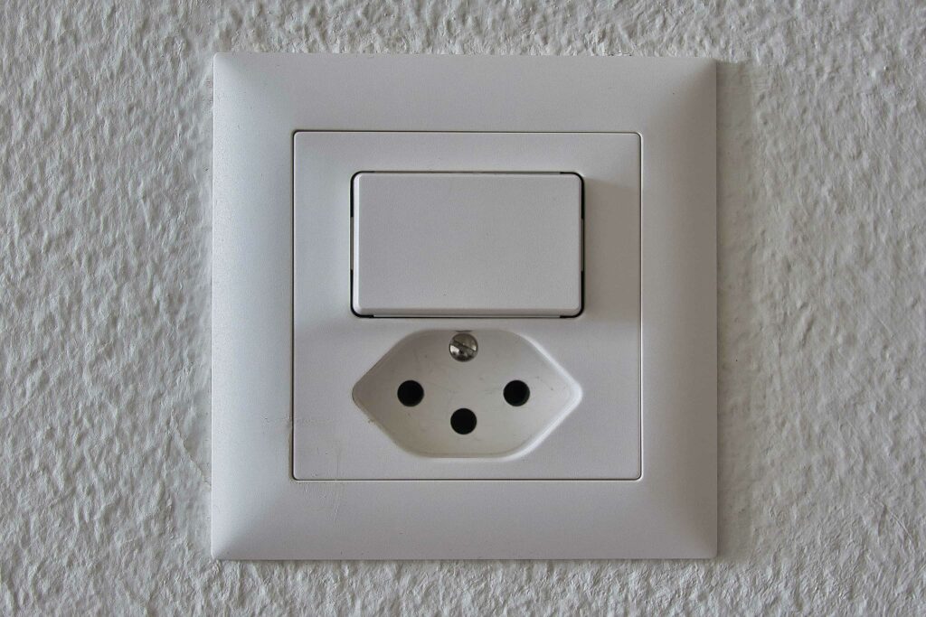 Swiss electricity, power outlets and adapter plugs